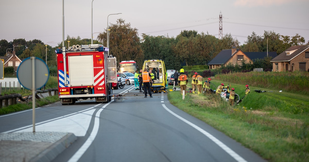 Brandweer moet auto openknippen na ernstig ongeval in Oud Gastel ...