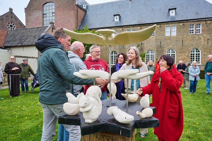Klooster in Megen opent de deuren voor kunst, ‘Het is niet mijn tuin, maar ónze tuin’ | Oss | bd.nl