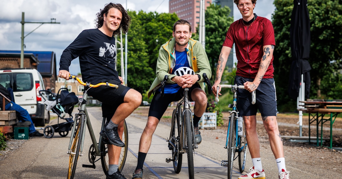 Geliefde Pizzamobiel in Tilburg heeft panne, klanten komen in actie ...