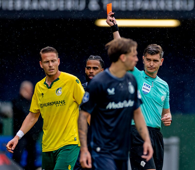 Fortuna Sittard niet akkoord met schorsing voor Paul Gladon na rode ...