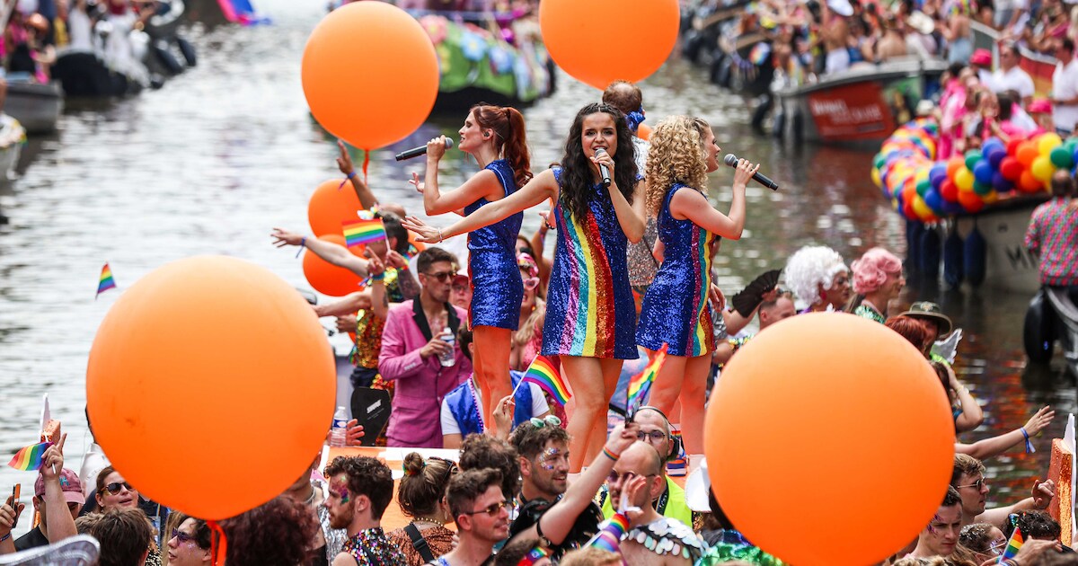 K3 maakt Pride-debuut tijdens Canal Parade met gebarentaal en BN’ers ...