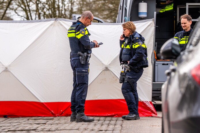 Overleden persoon aangetroffen in het water in Middelbeers: politie sluit misdrijf uit | 112 ...