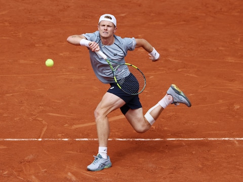 LIVE Roland Garros | Jesper de Jong daagt nummer 3 van de wereld flink ...