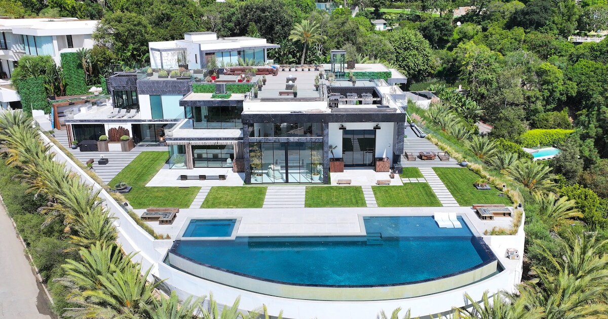 En nog een villa van 47 miljoen erbij: winnaar van grootste lottowinst ...