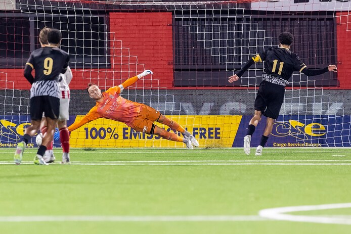 Penaltypijn bij TOP Oss en Havekotte: ‘Soms zakt de moed je wel in de ...