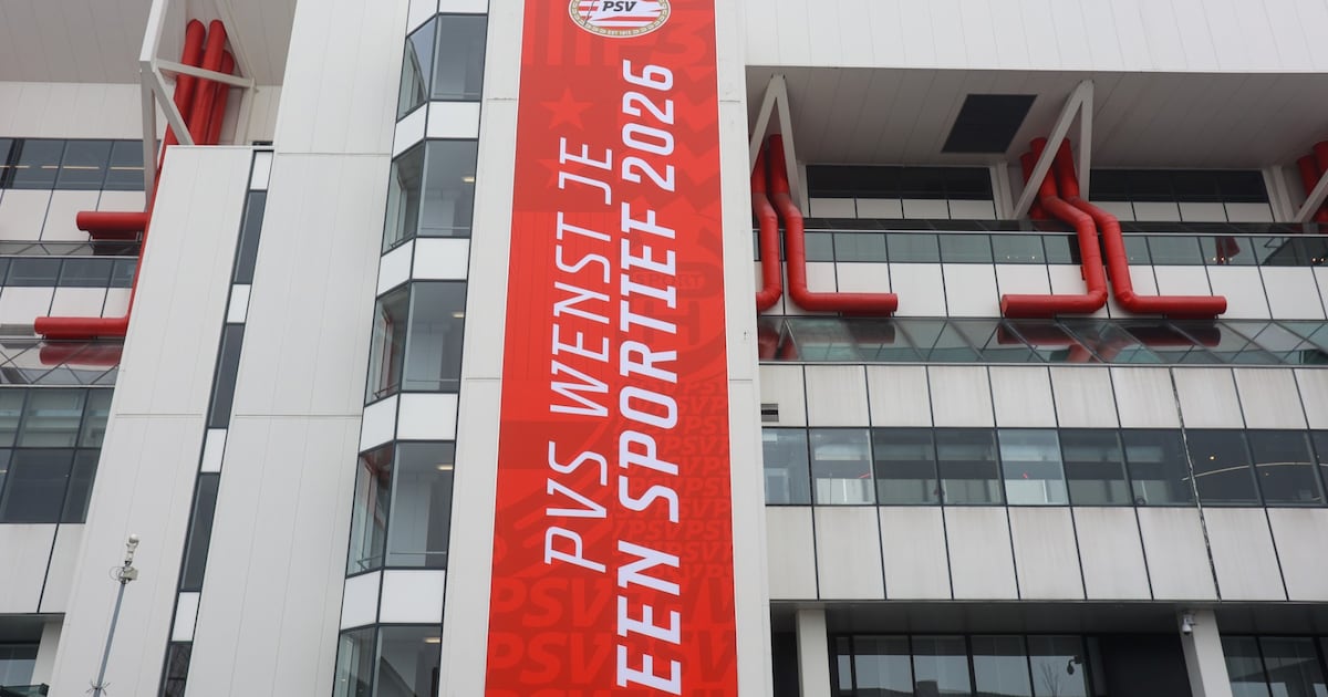 PVS-doek op Philips Stadion blijkt niets meer dan een commerciële actie ...