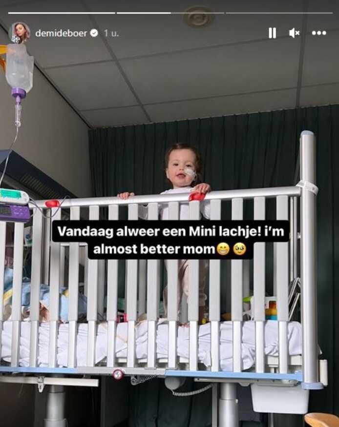 Dochtertje Ronnie Flex en Demi de Boer opgenomen in het ziekenhuis ...