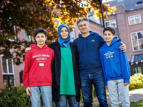 Tarik (12), Burak (14) en Melih (19) dromen van toekomst in Nederland ...