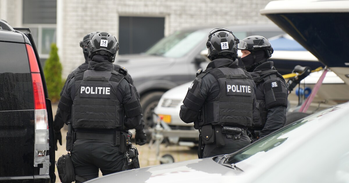 Politie ontdekt drugslab in Kaatsheu­vel, groot arrestatie­team pakt ...