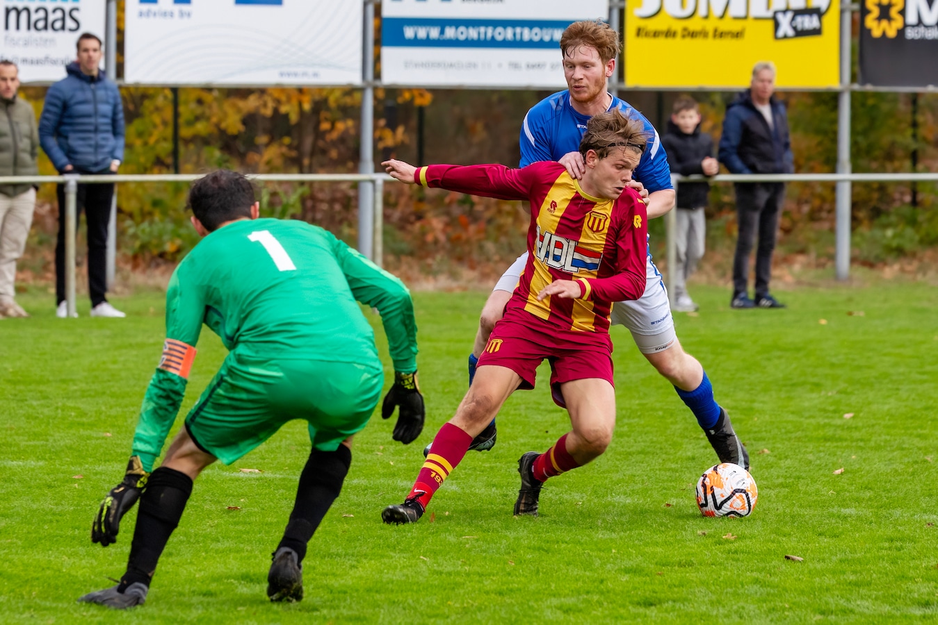 Dit zijn de uitslagen, doelpuntenmakers en wedstrijdverslagen van het ...