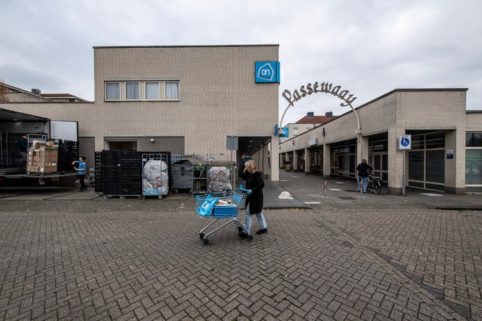 ‘Je mist gezelligheid’ en ‘het is troosteloos’: wat moet er worden van winkelcentrum Passewaaij ...