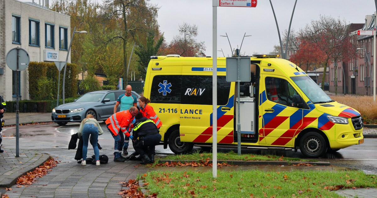 Fietser gewond bij aanrijding op rotonde in Oss, slachtoffer naar ziekenhuis | 112 nieuws Oss ...