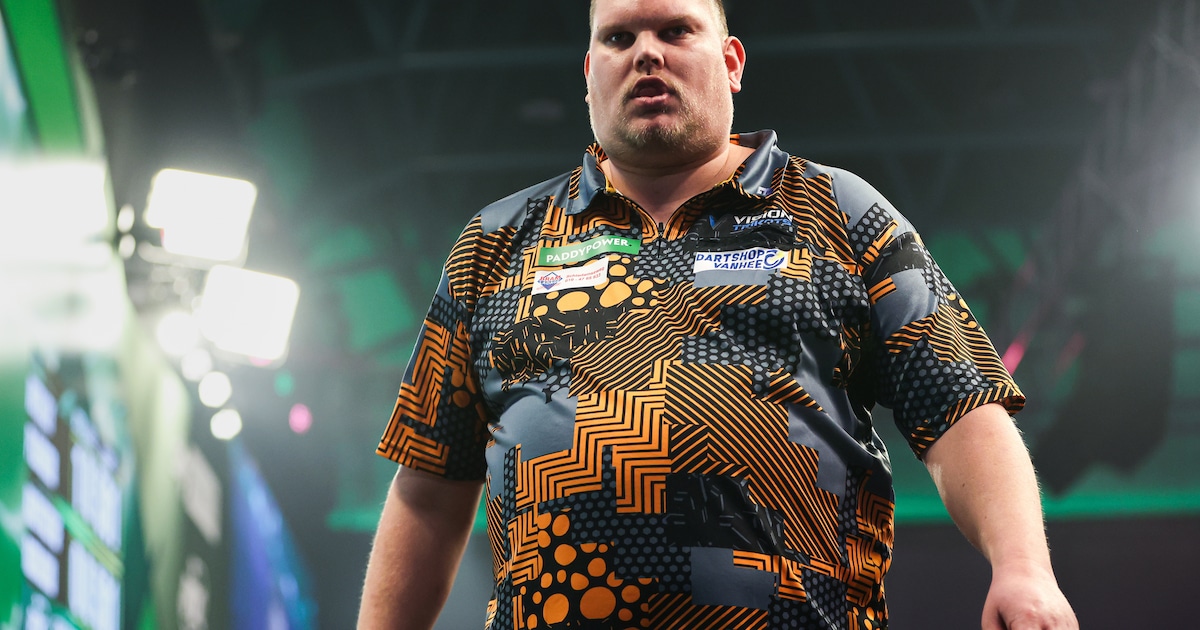 Drama voor Wesley Plaisier op WK darts na drie gemiste matchdarts: ‘Ik ...