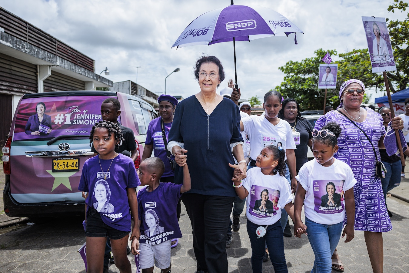 Arts, activist en Bouterse-adept: dit is de eerste vrouwelijke ...