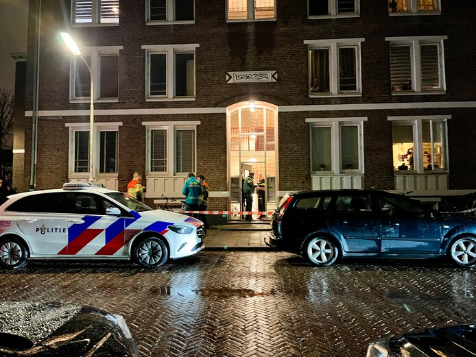 Dode vrouw (27) en zwaargewonde man (26) gevonden in woning in Gorinchem: ‘Mysterie wat hier ...