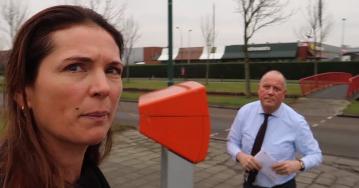 Video | Vlogster wordt aangevallen als ze verhaal wil halen bij ...
