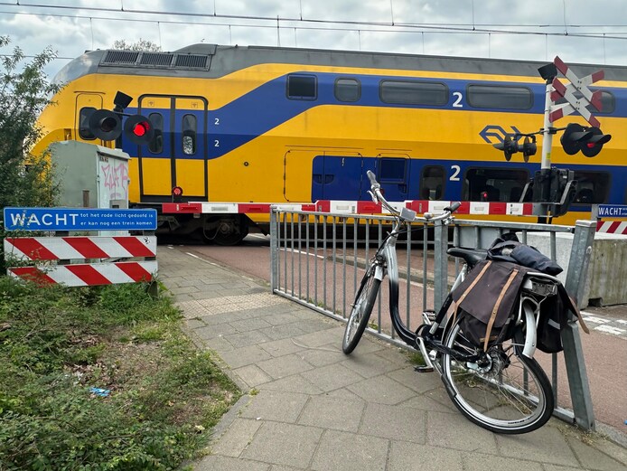 Paniek bij spoorwegovergang in Vught leidt tot aanrijding: zo kun je ...