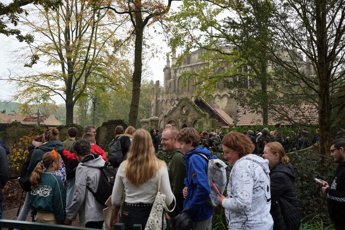 Voor tweede dag op rij enorme drukte bij nieuwe Efteling-attractie ...