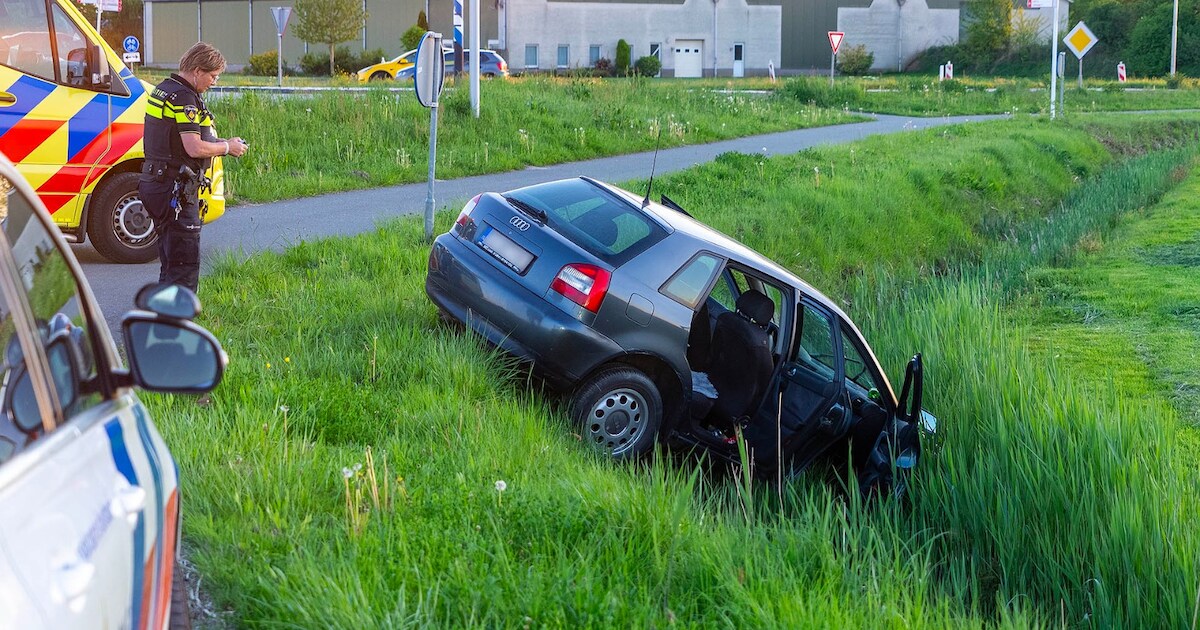Auto vliegt uit de bocht in Lithoijen, bestuurder weigert blaastest ...