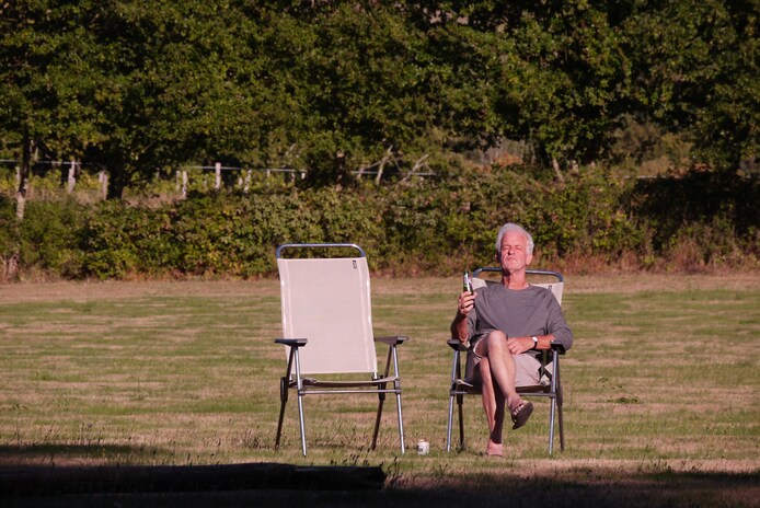 Zoon Max over zijn vader Lout Donders (1954-2022): ‘Hij geloofde dat ...