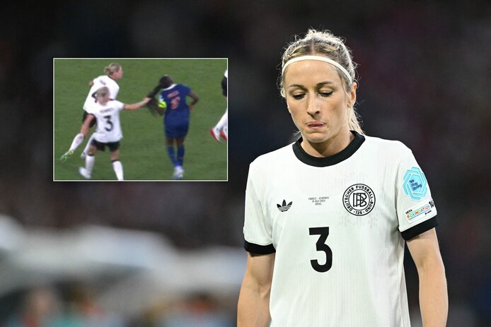 Opmerkelijke rode kaart: Duitse verdedigster veroorzaakt penalty door aan haren te trekken ...