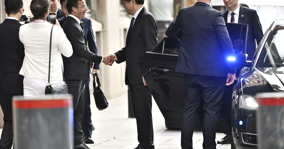 Geheime Navo-map van Zweedse premier gevonden op vliegveldtoilet ...