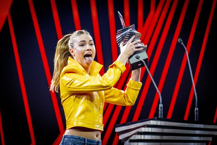 Weer prijs voor Roxy Dekker, Yves Berendse wint 2 Top 40 Awards | Show ...