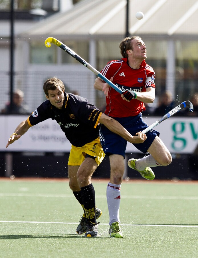HC Den Bosch-aanvoerder Austin Smith breekt middenhandsbeentje ...