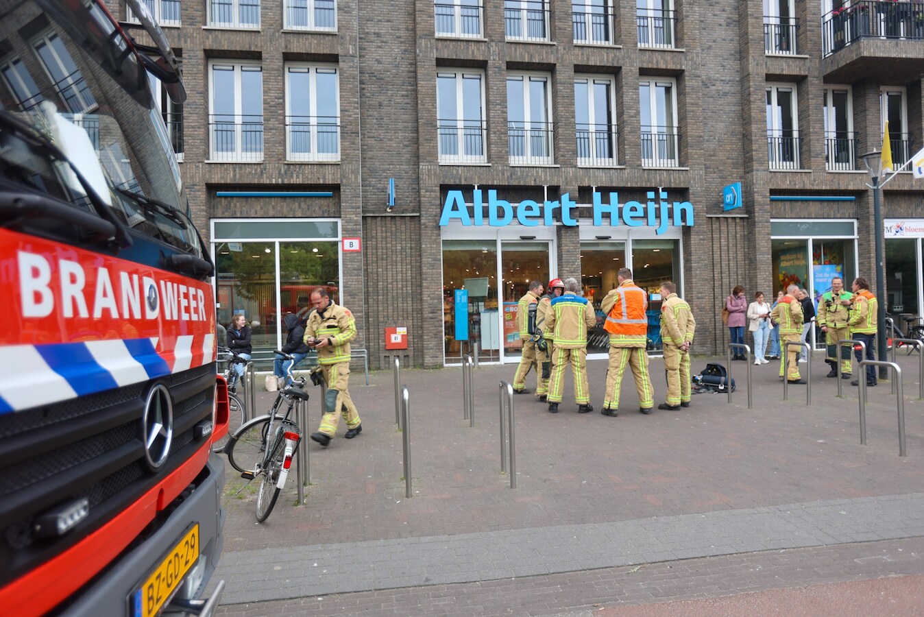 Albert Heijn in Son kort ontruimd nadat CO2-alarm afgaat | Foto | bd.nl
