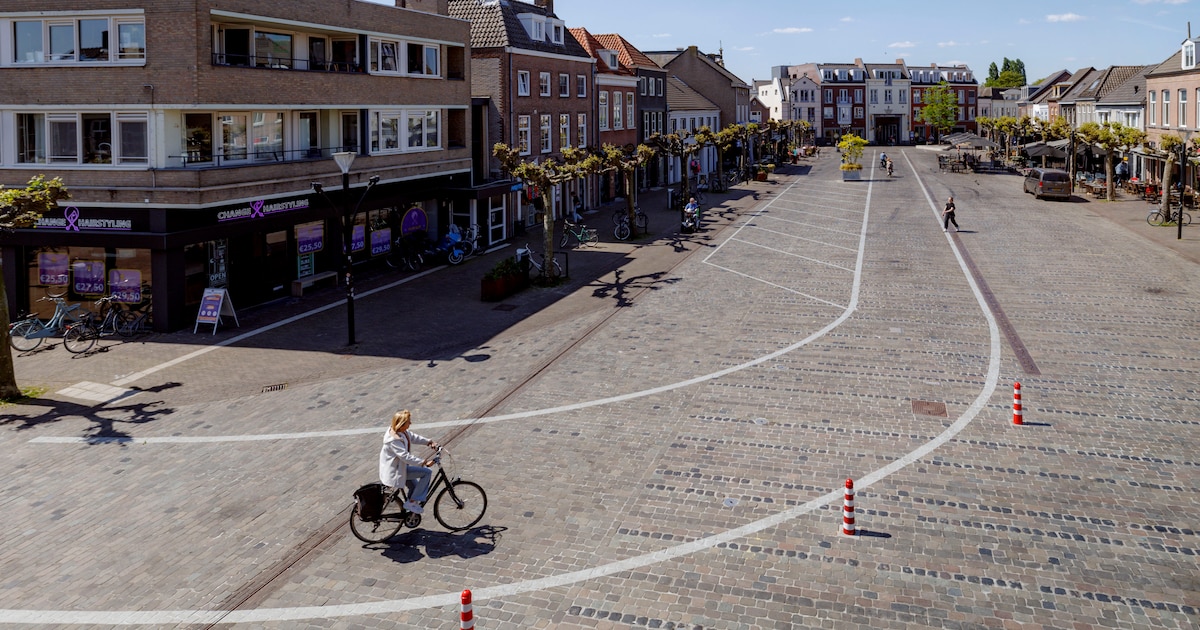 Boxtel verandert opnieuw verkeersroute op de Markt: dikke strepen ...