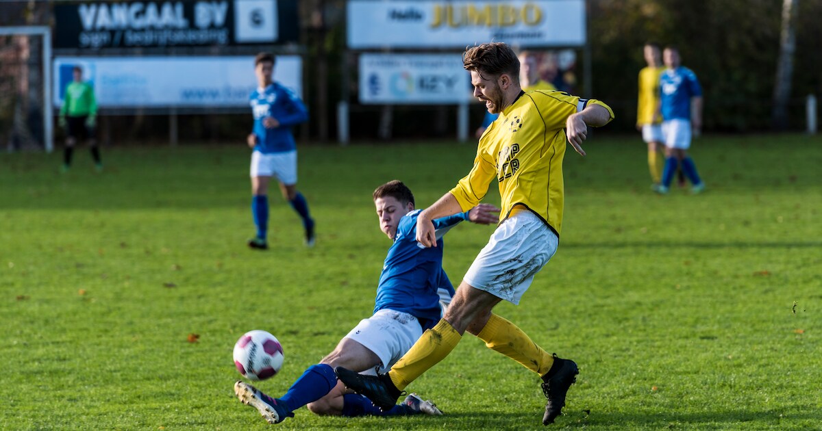 Bas Linders met drie doelpunten grote man bij winnend Achilles Reek ...