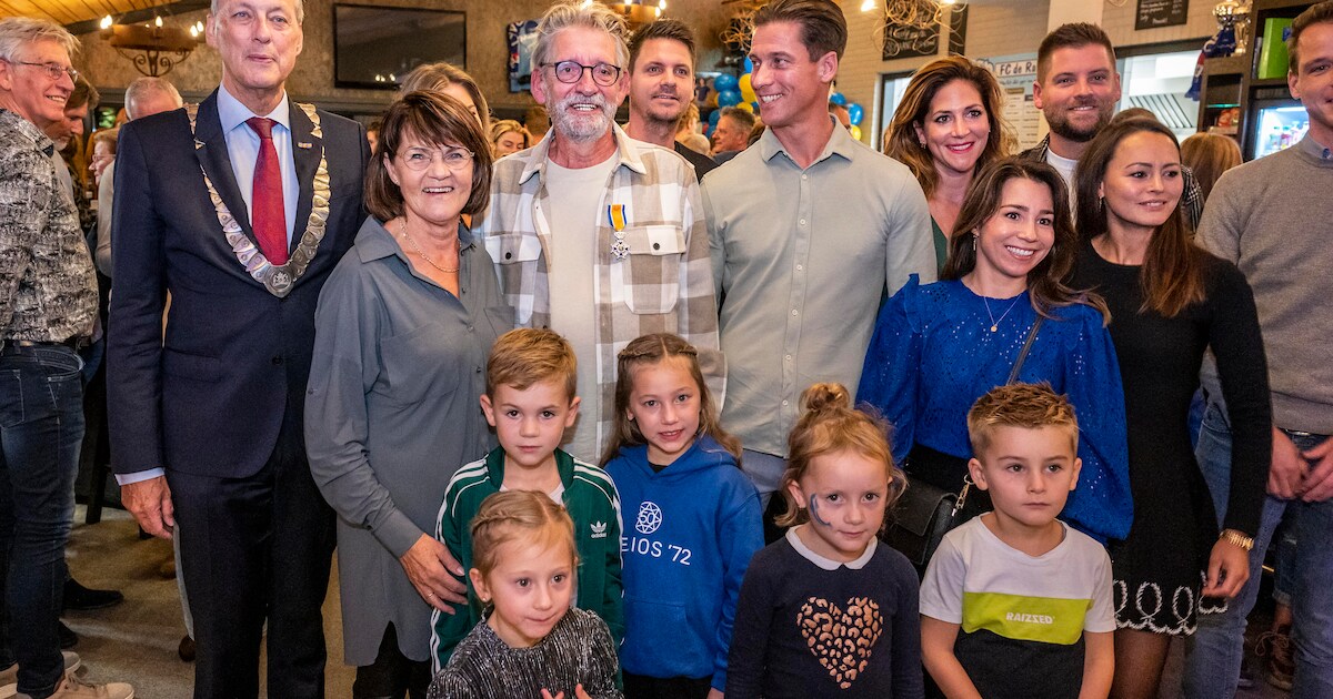 Clem van Lamoen zet zich al 48 jaar in voor het handbal en daarom is ...