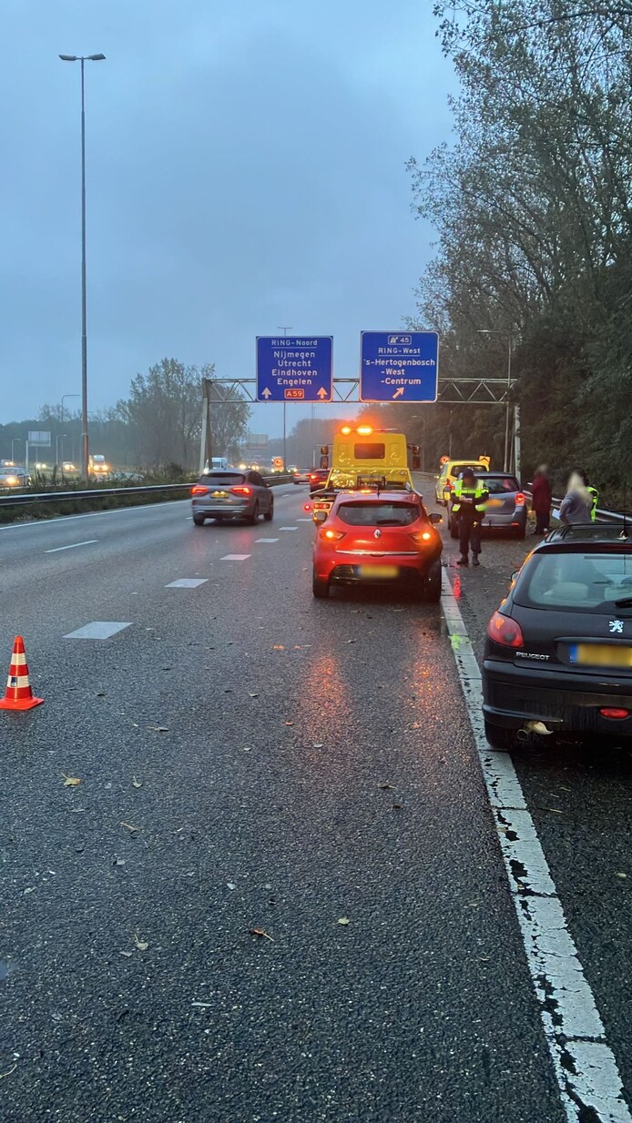 Flinke vertragingen op Brabantse wegen door drukste ochtendspits van het jaar | Brabant | bd.nl