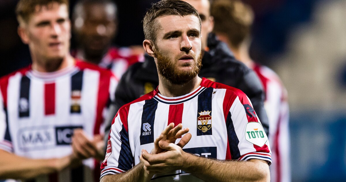 Willem II-middenvelder Daniel Crowley op weg naar de uitgang | Willem ...