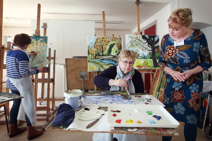 Ria ging ondanks Alzheimer van braaf naar lyrisch-abstract: expositie ...