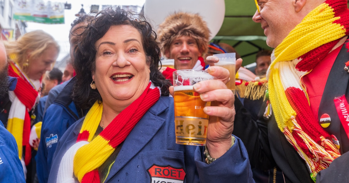 Bier, ballonnen en ‘boerin’ Caroline van der Plas in Korte Putstraat ...