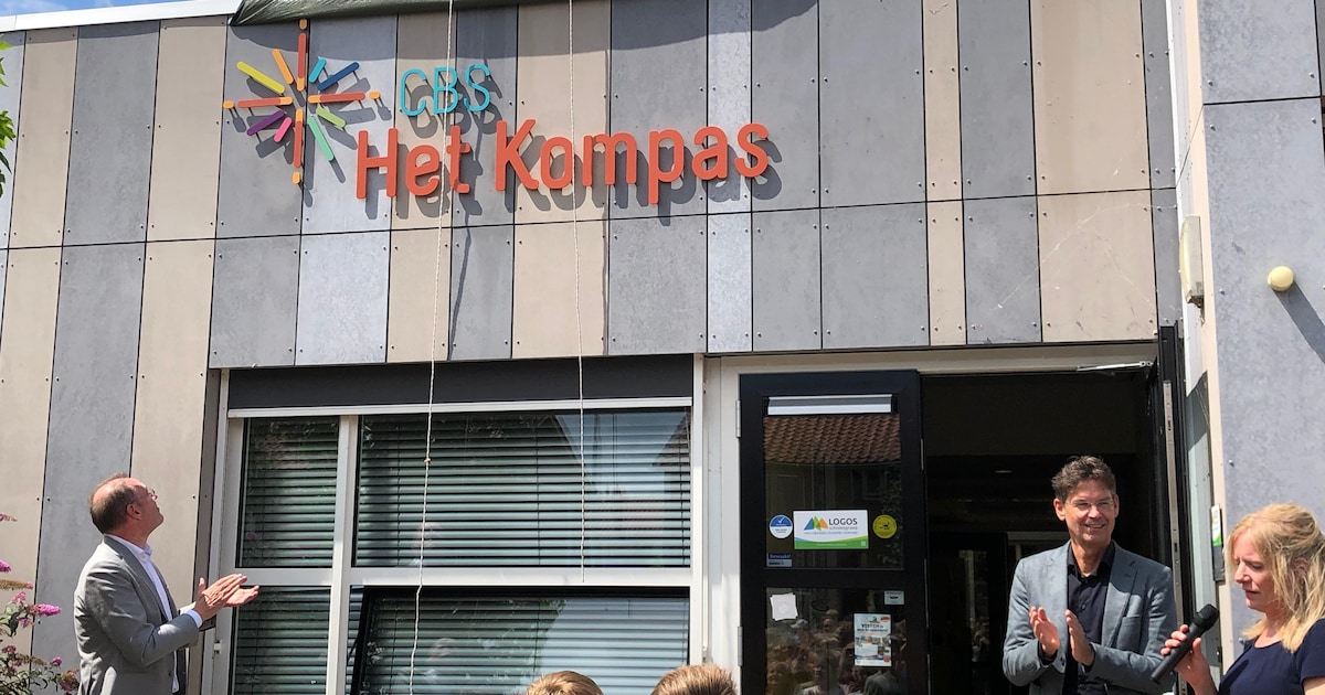 Vuren viert 50 jaar CBS Het Kompas met nieuw logo | West Betuwe | BD.nl