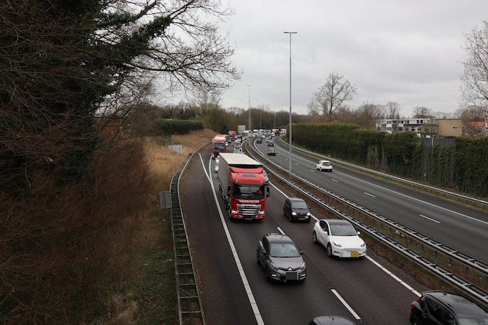 Ongeval op de A59 in Vlijmen, drukte richting Den Bosch | 112 nieuws Heusden | bd.nl