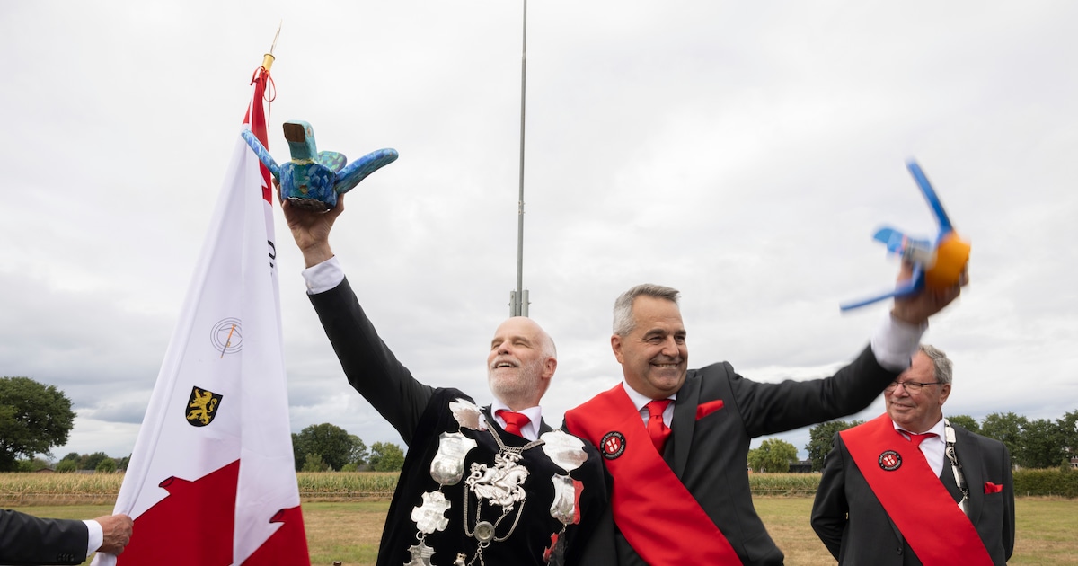 Hilvarenbeekse Sint Joris krijgt eerste keizer ooit: Frans Pijnenborg ...