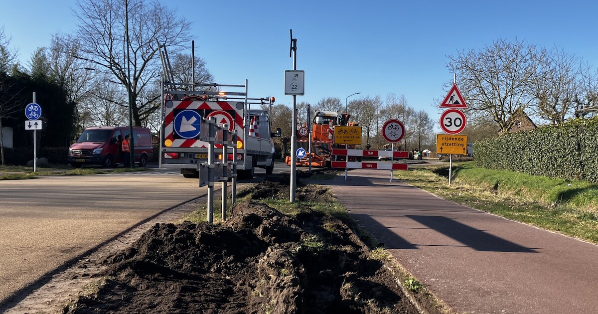Sanering bermen Van Haestrechtstraat begonnen: PFAS-vervuilde grond ...