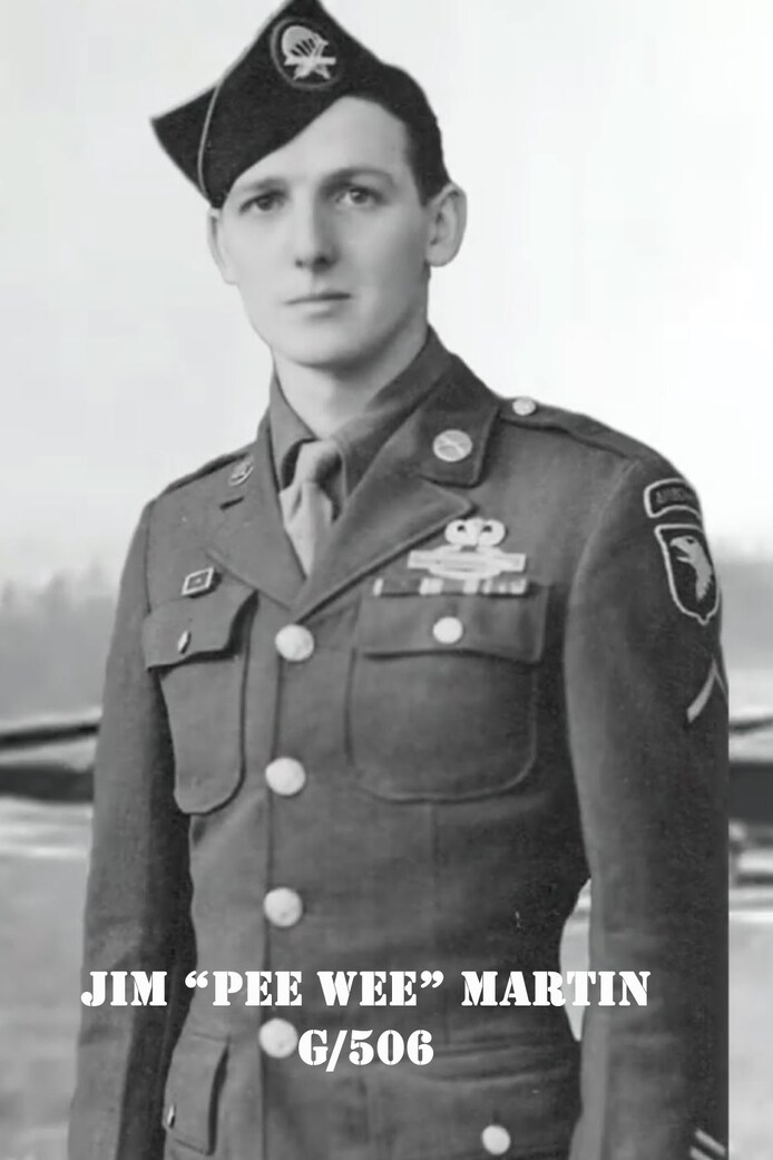 98-jarige Jim 'Pee Wee’ Martin maakt sprong uit vliegtuig boven Eerde ...