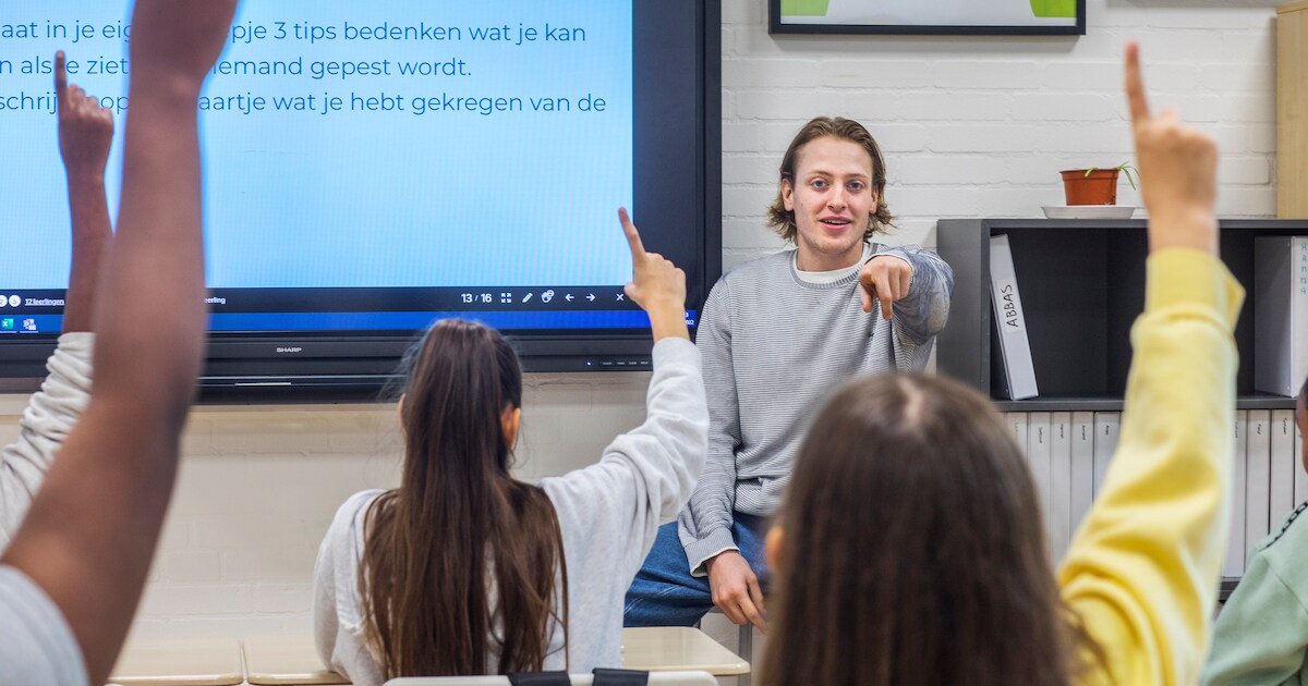 Melle (26) wil lesgeven én is academicus, maar pabo’s weigeren hem: ‘Er ...