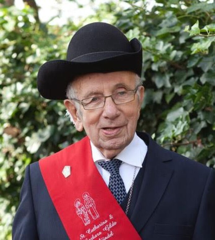 Ere-gildebroeder van Schijndel Henk van Roessel (92) overleden | Nieuws ...