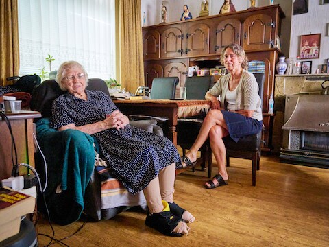 Moet een 96-jarige na zestig jaar toch haar huis verlaten vanwege sloop ...