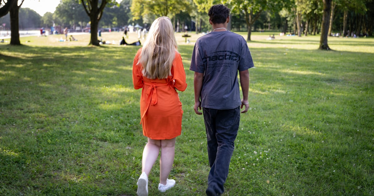 Nicole (36) volgt gestolen telefoon van haar zoon en confronteert ...