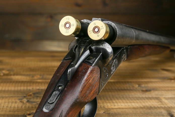 Man uit Biezenmortel mag misschien toch met nep-mitrailleur als ...