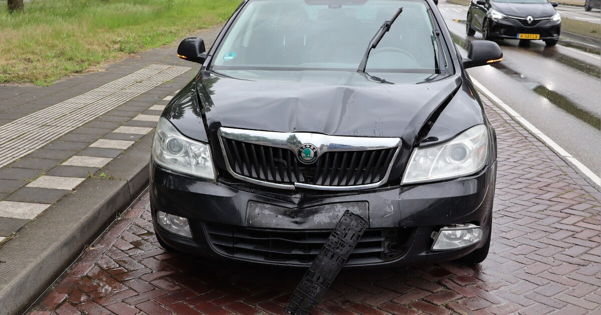 Twee auto’s beschadigd bij kop-staartbotsing in Drunen | 112 nieuws Heusden | bd.nl