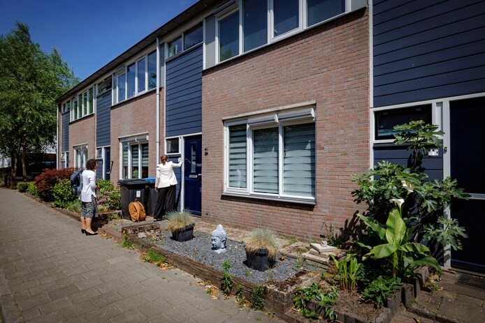 Voortuintje van 12 vierkante meter staat aanleg spoortunnelbak Vught in ...