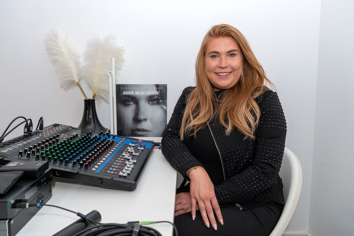 Zangeres Sietske (32) uit Schijndel schreef zelf mee aan debuutsingle ...