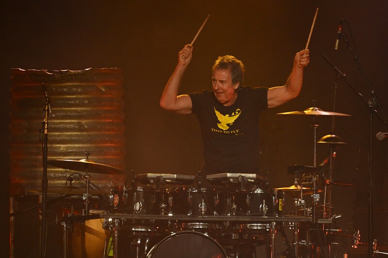 Rob Hirst, drummer en medeoprichter Midnight Oil, overleden | Show | BD.nl